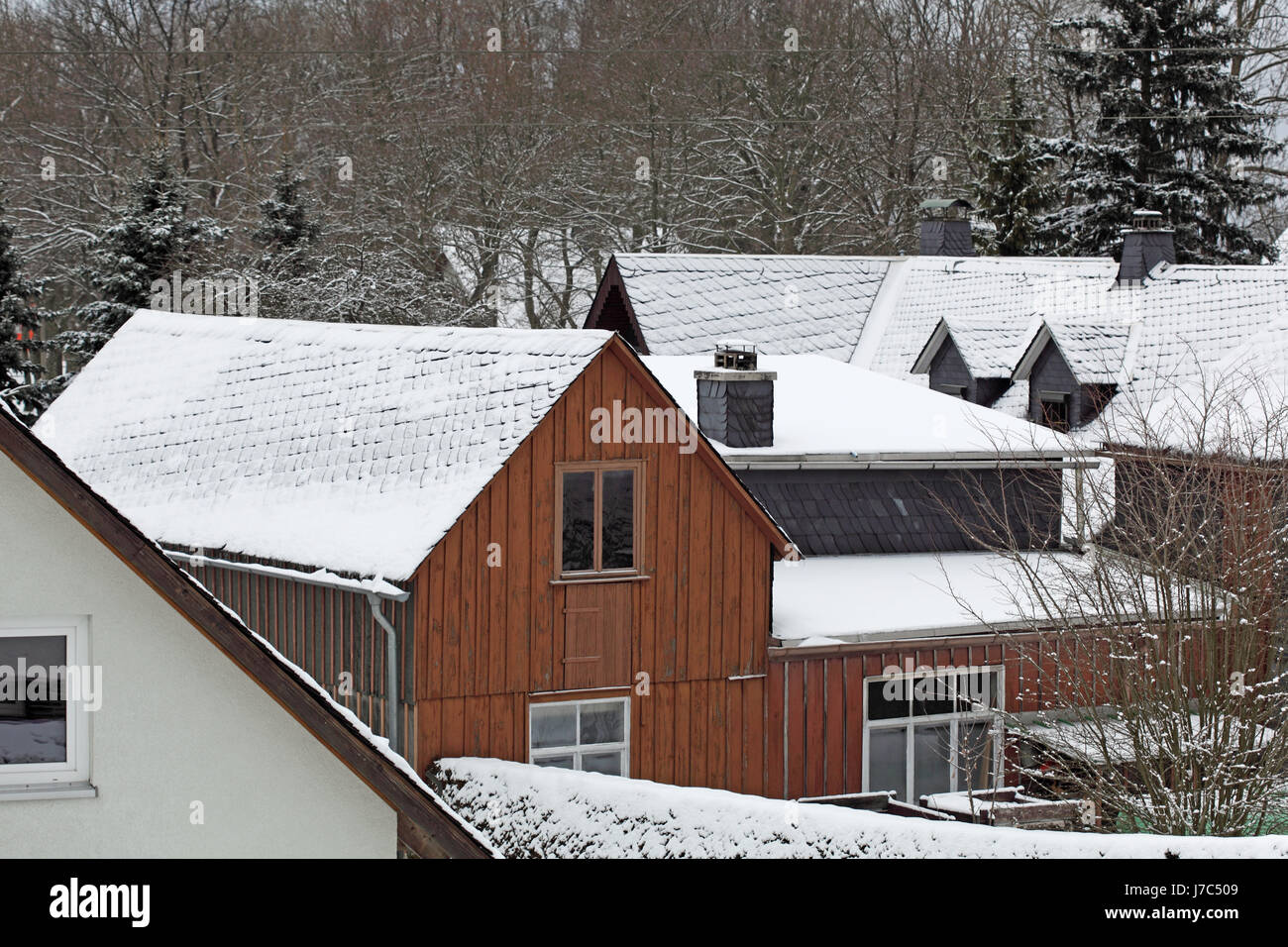 houses winter roofs pointed roof snow cold snowy ice hovel facade ...
