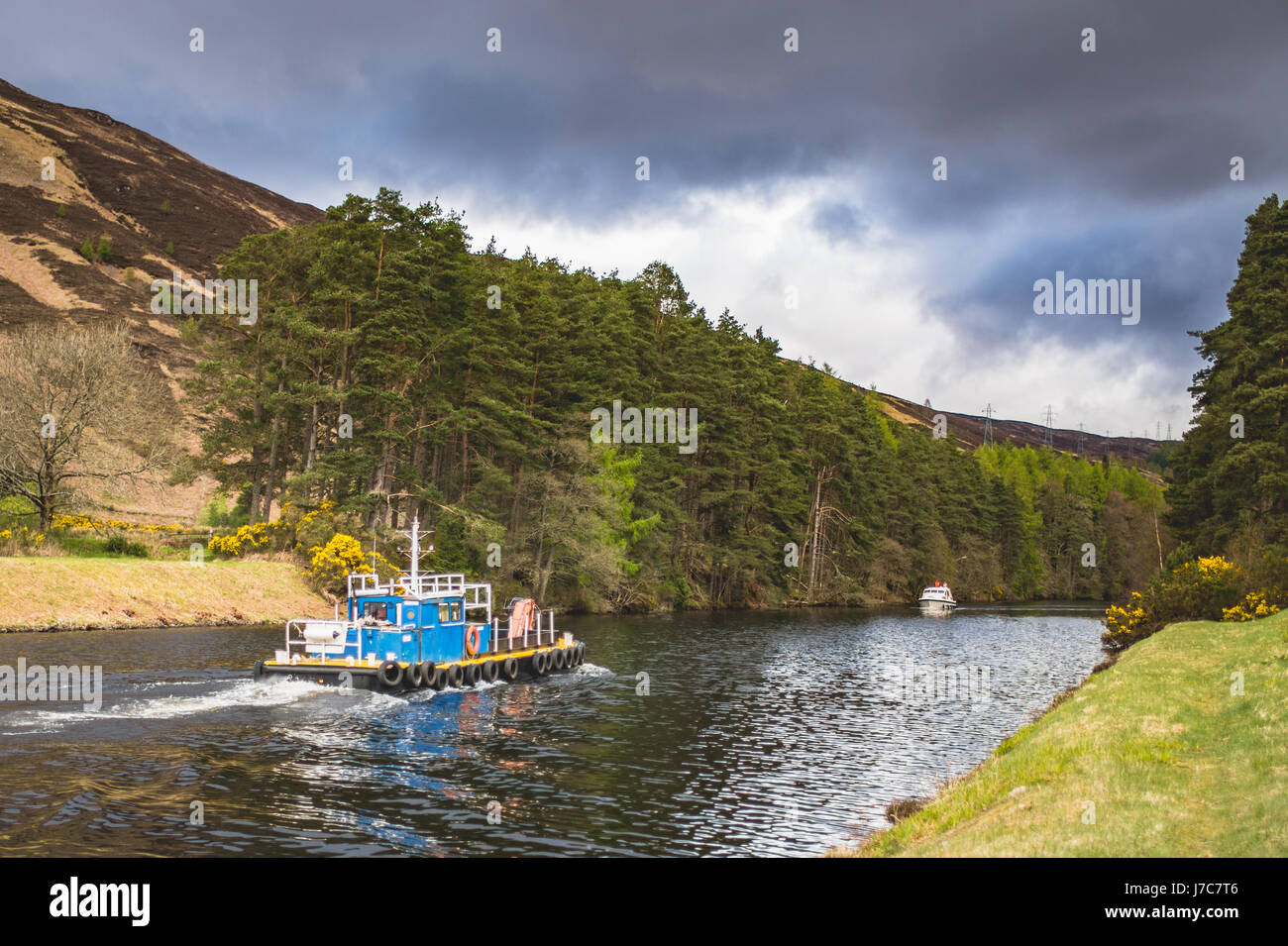 Fishing trawler going through Laggan avenue Stock Photo - Alamy