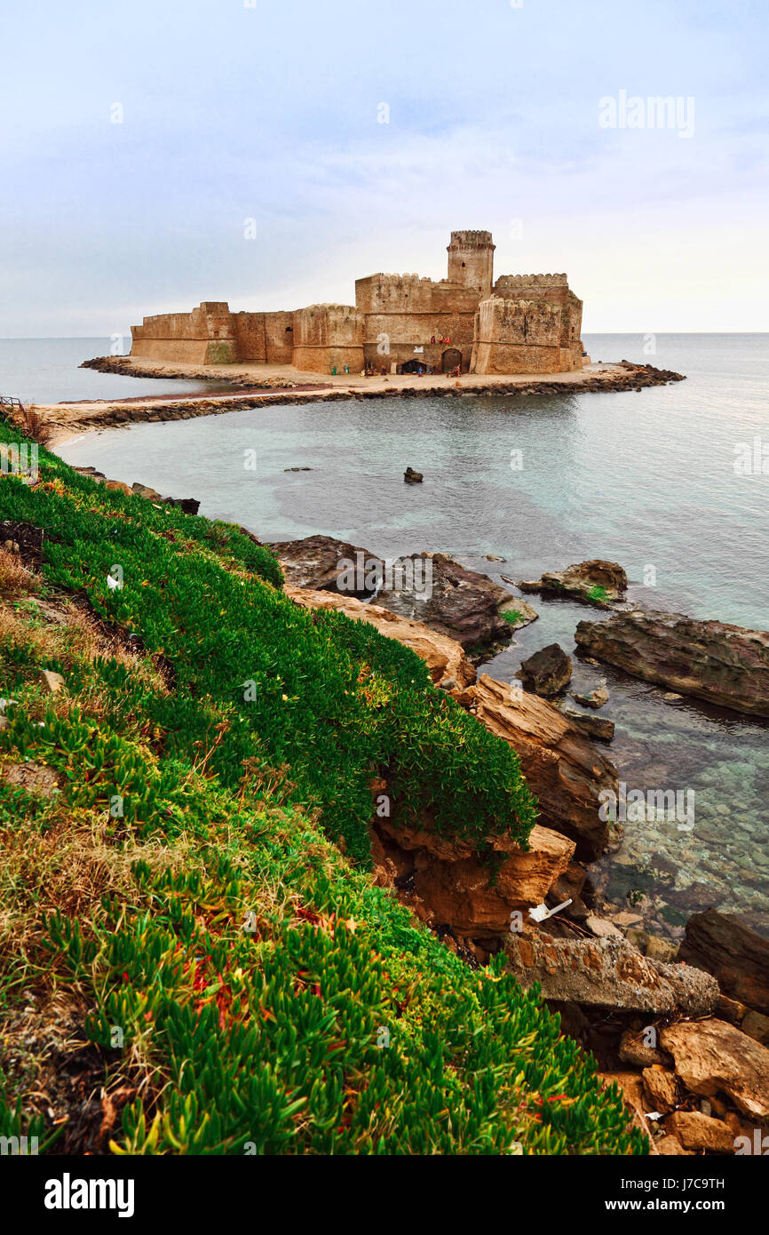 fortress style of construction architecture architectural style castle ...