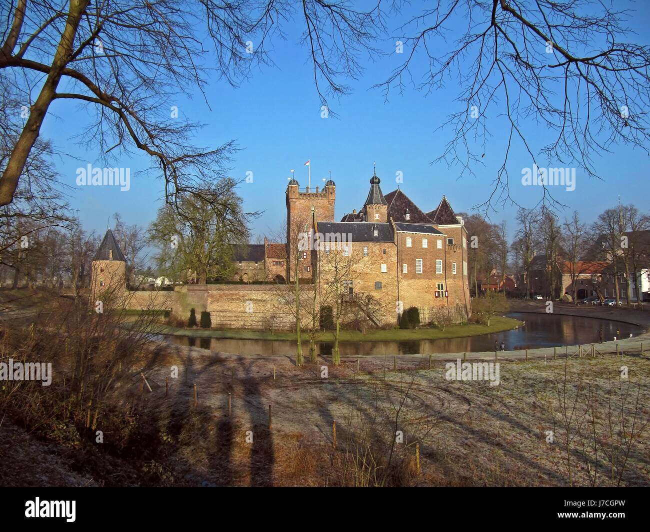 netherlands forest chateau castle blue winter sightseeing mirroring ...