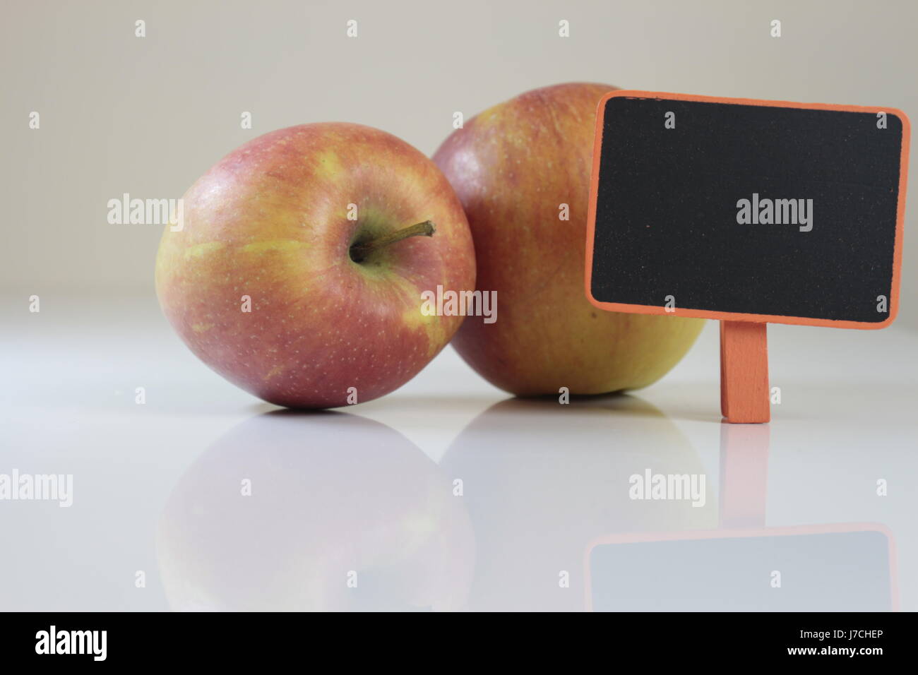 sign signal fruit apples apple table red sign signal note memo food ...
