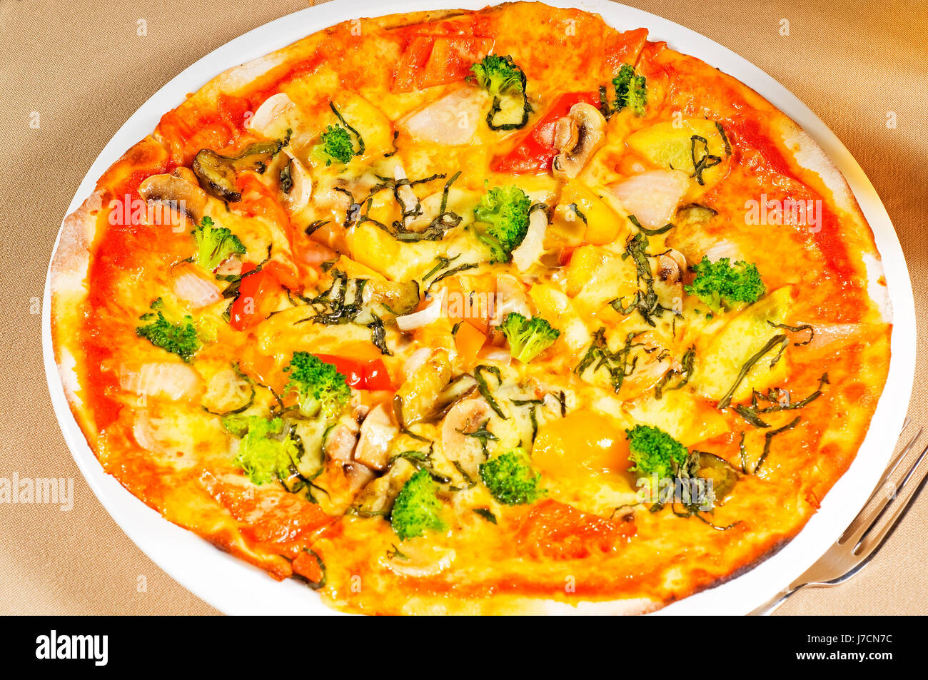 vegetable pizza italian colorful slim arid sligth lean gaunt thin fresh ...