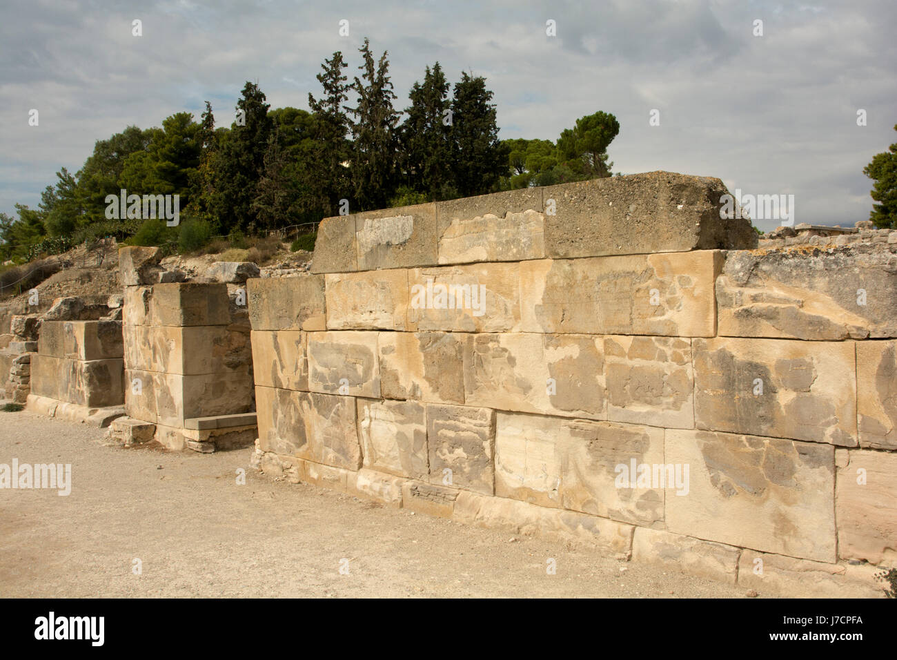Phaistos was an Minoan palace and city iin southern central Crete with ...