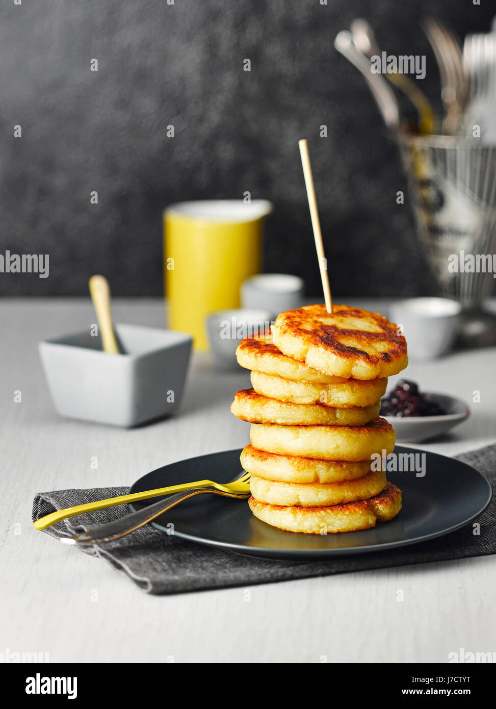 Quark dishes hi-res stock photography and images - Alamy