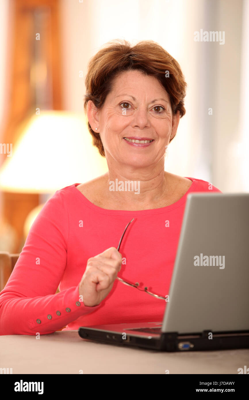 woman laptop notebook computers computer spare time free time leisure ...