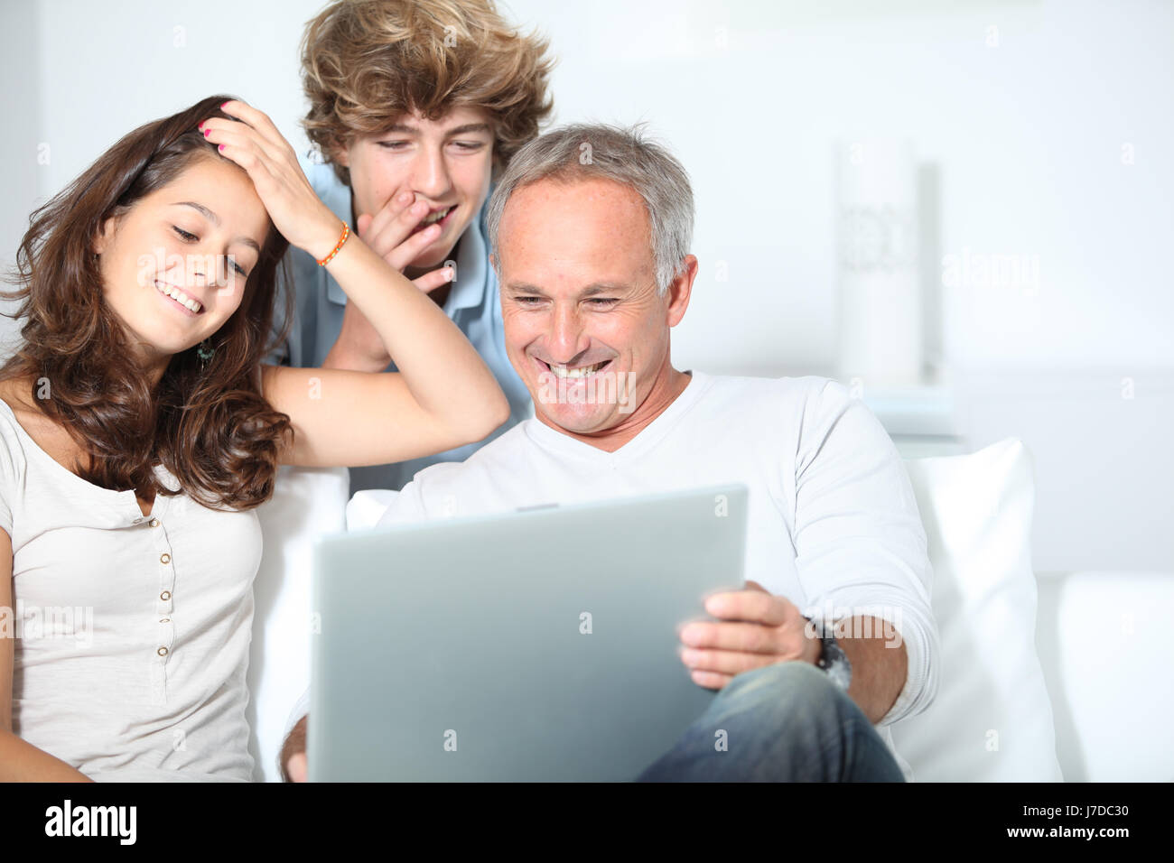 laptop notebook computers computer laugh laughs laughing twit giggle ...