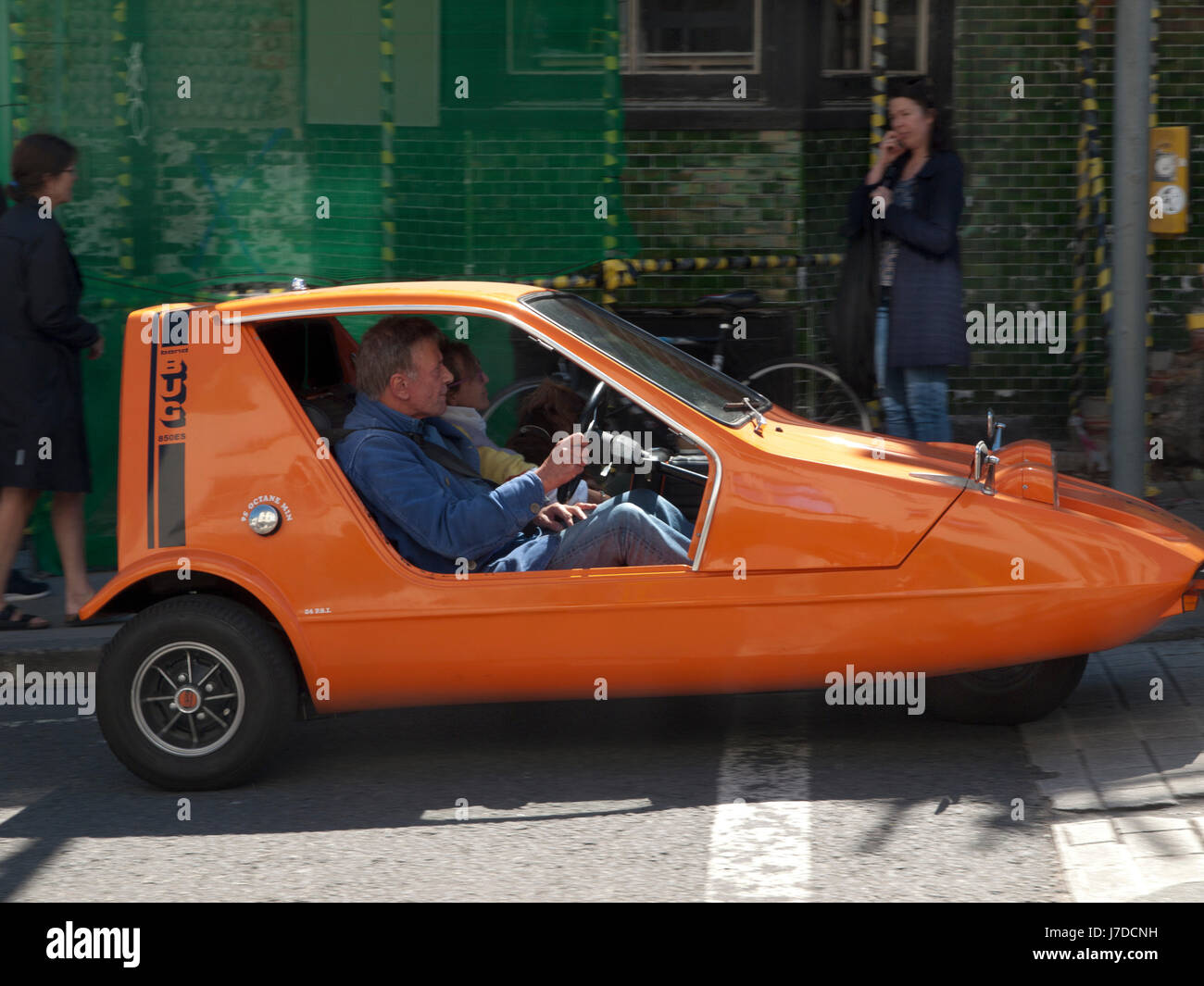 A Bond Bug is driven through Brighton Stock Photo - Alamy