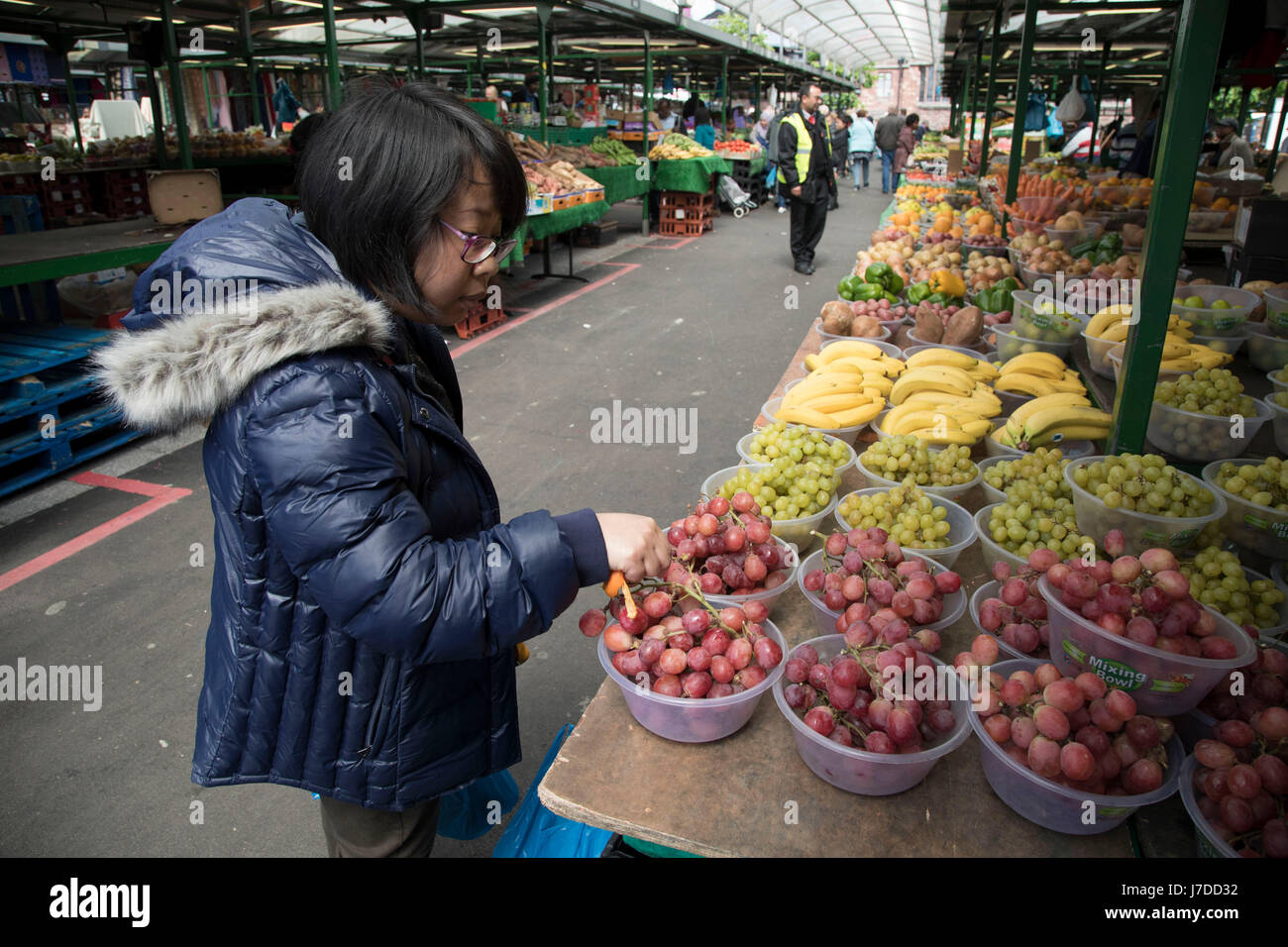 Bull ring outdoor market hi-res stock photography and images - Alamy
