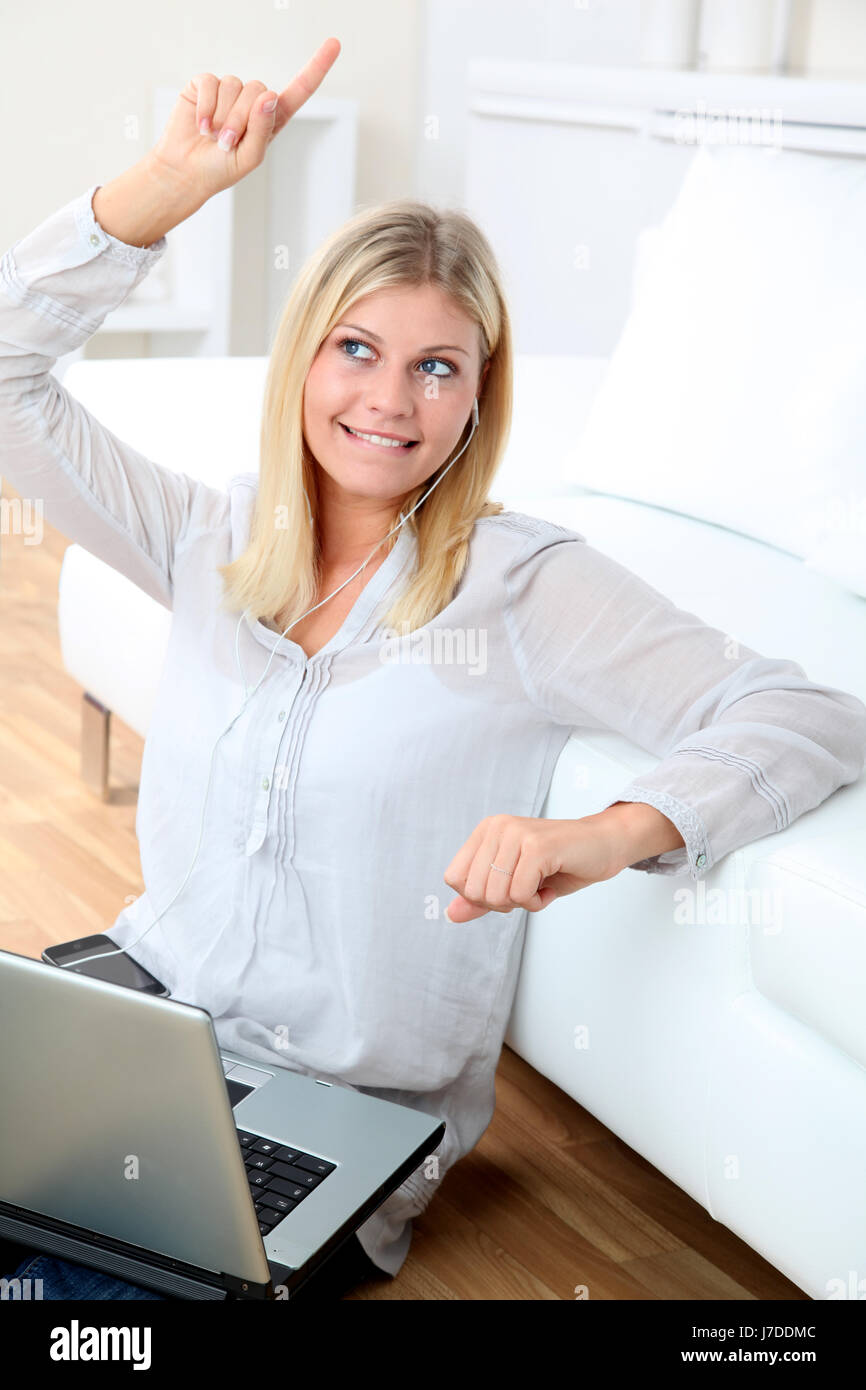 woman laptop notebook computers computer laugh laughs laughing twit ...