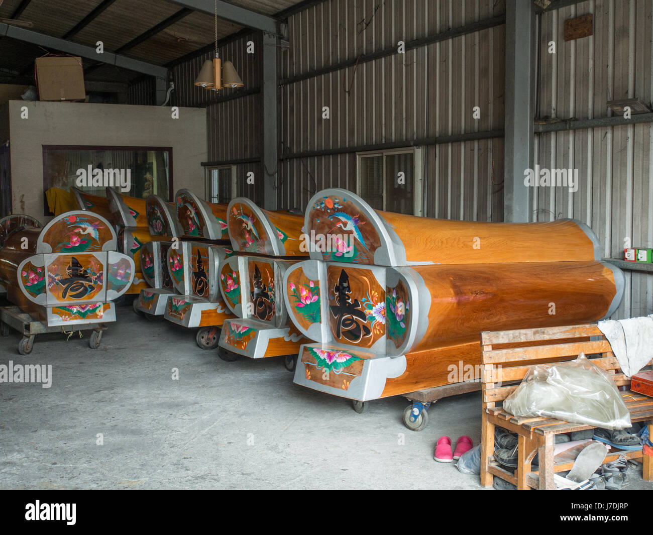 Chinese coffin hi-res stock photography and images - Alamy
