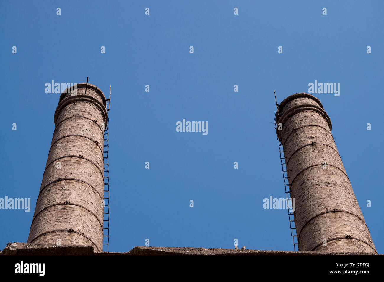 Factory chimneys hi-res stock photography and images - Alamy