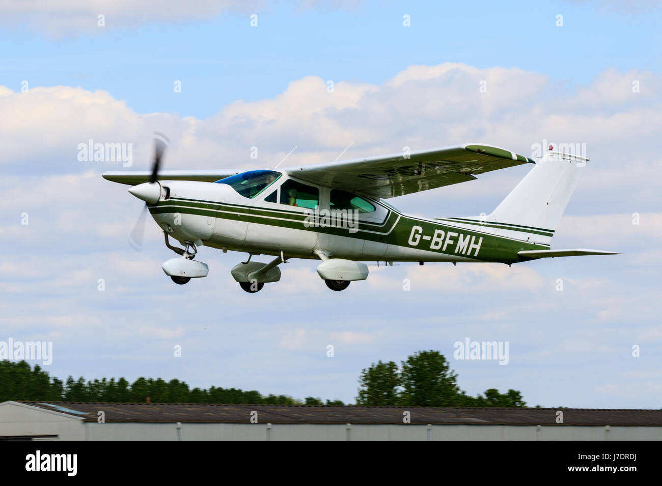 Cessna 177b cardinal hi-res stock photography and images - Alamy
