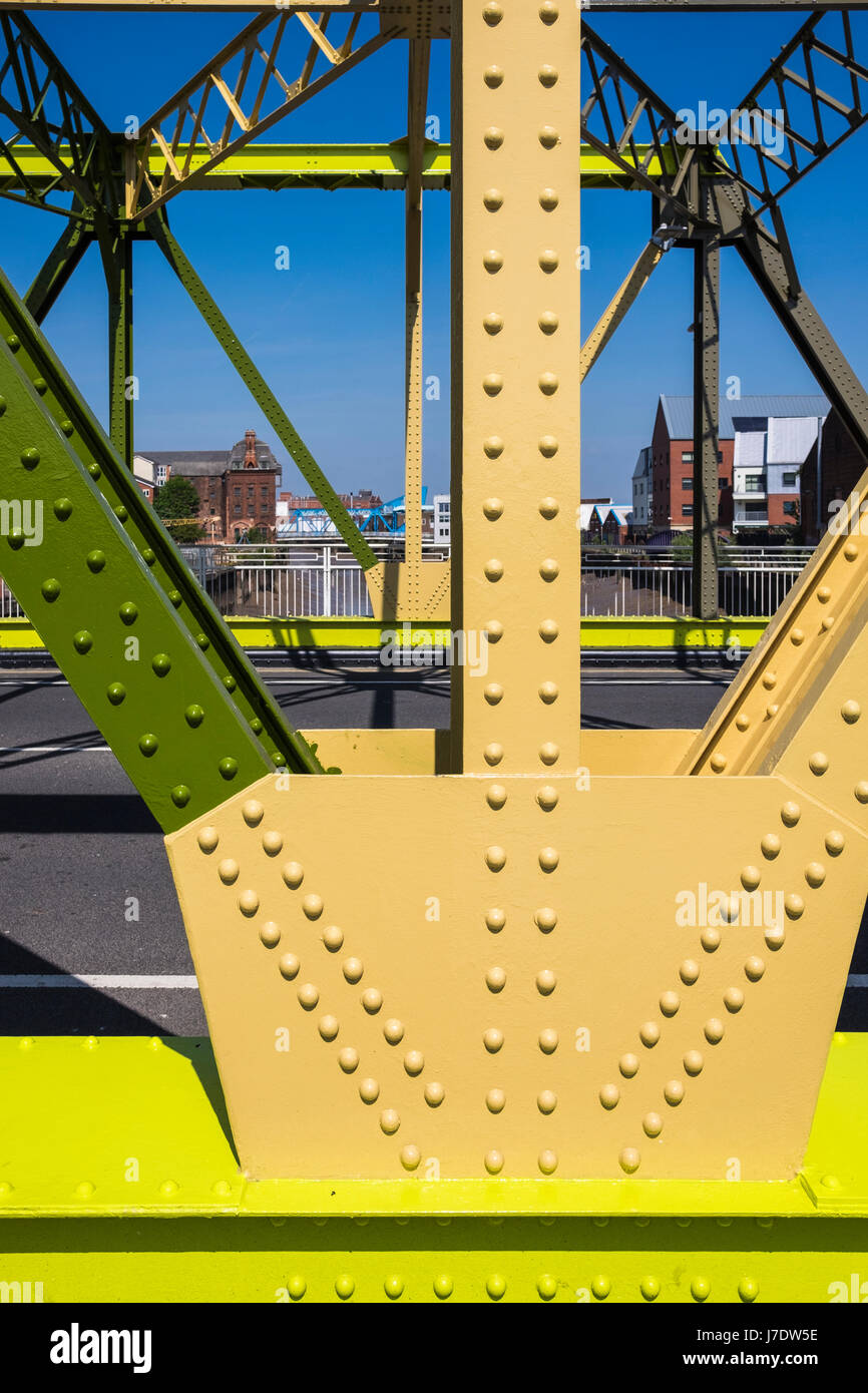 Drypool lifting bridge over the river Hull, Kingston Upon Hull ...