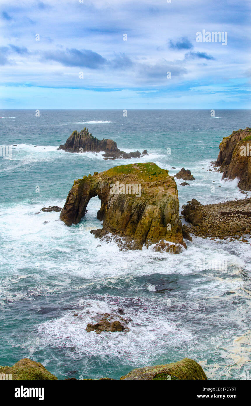 Rock arch lands end cornwall hi-res stock photography and images - Alamy