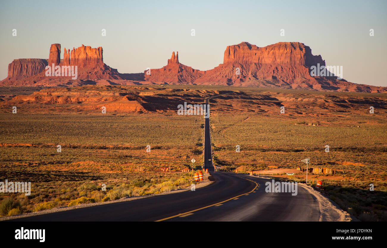 Scenic highway through monument valley Stock Photo - Alamy