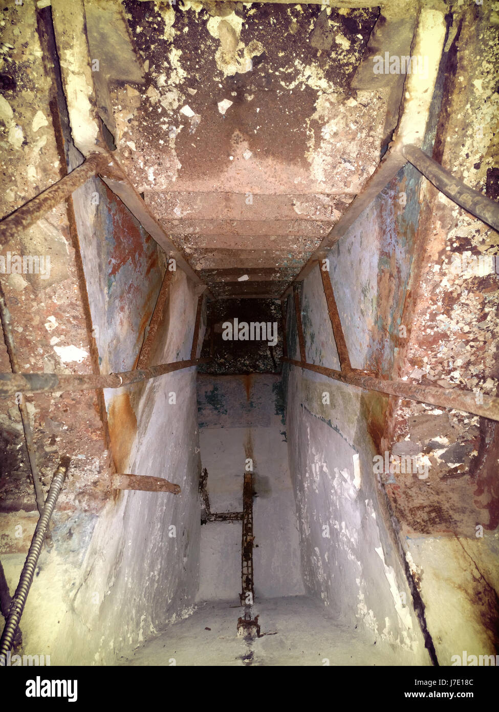 Apocalypse bunker hi-res stock photography and images - Alamy