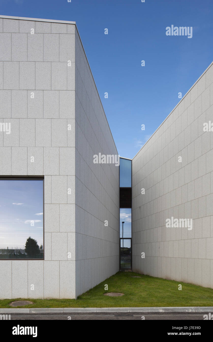 Link between tank hall buildings. Beaufort Maritime and Energy Research ...