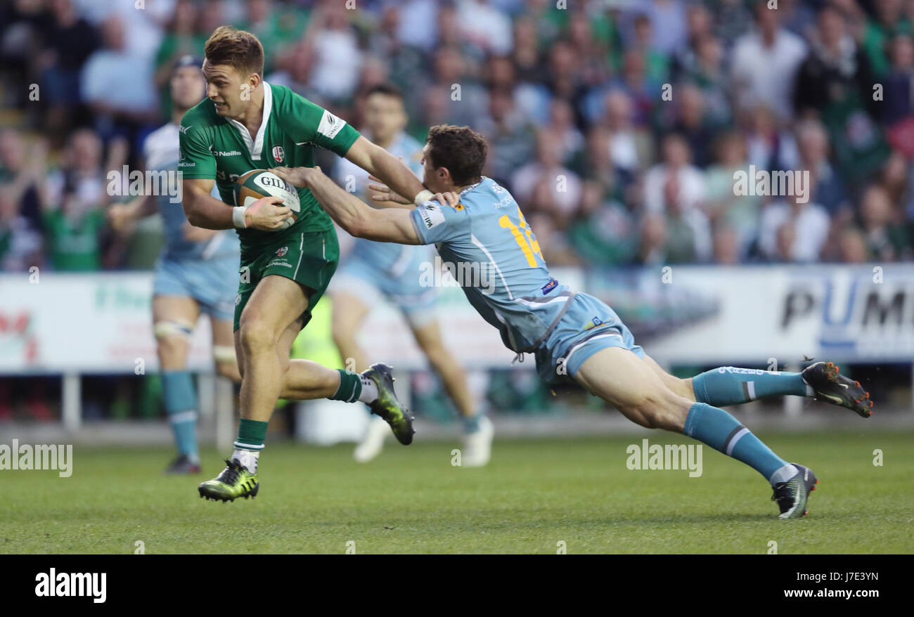 London Irish's Alex Levington beats the tackle of Yorkshire Carnegie's ...