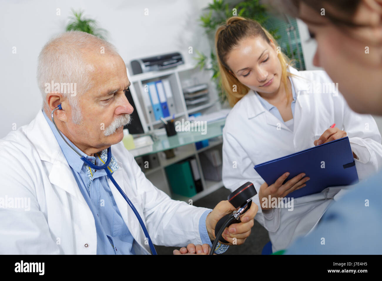 Blood pressure hospital notes hi-res stock photography and images - Alamy