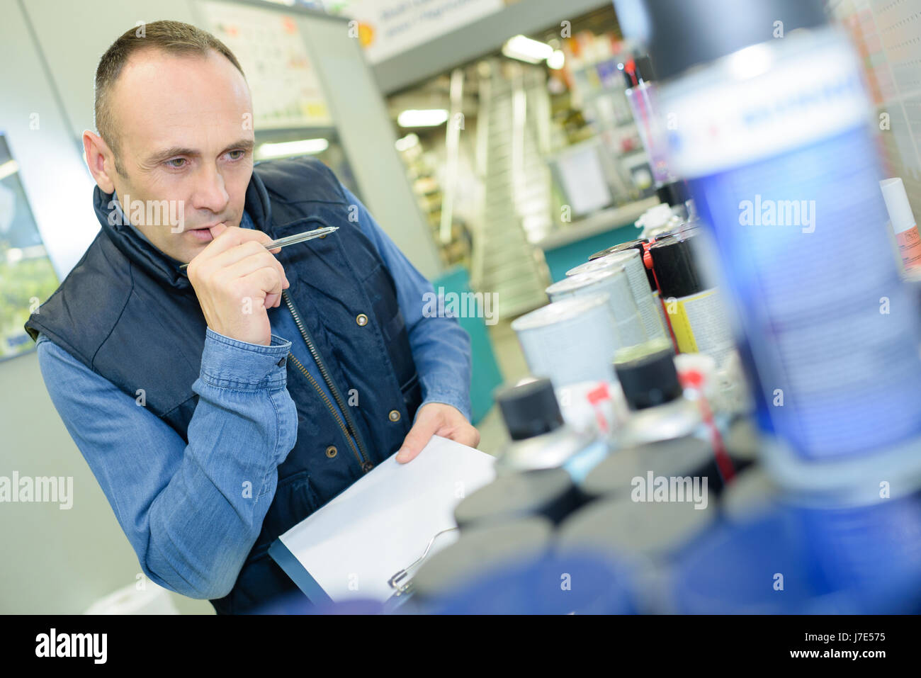 Inventory assistant hi-res stock photography and images - Alamy