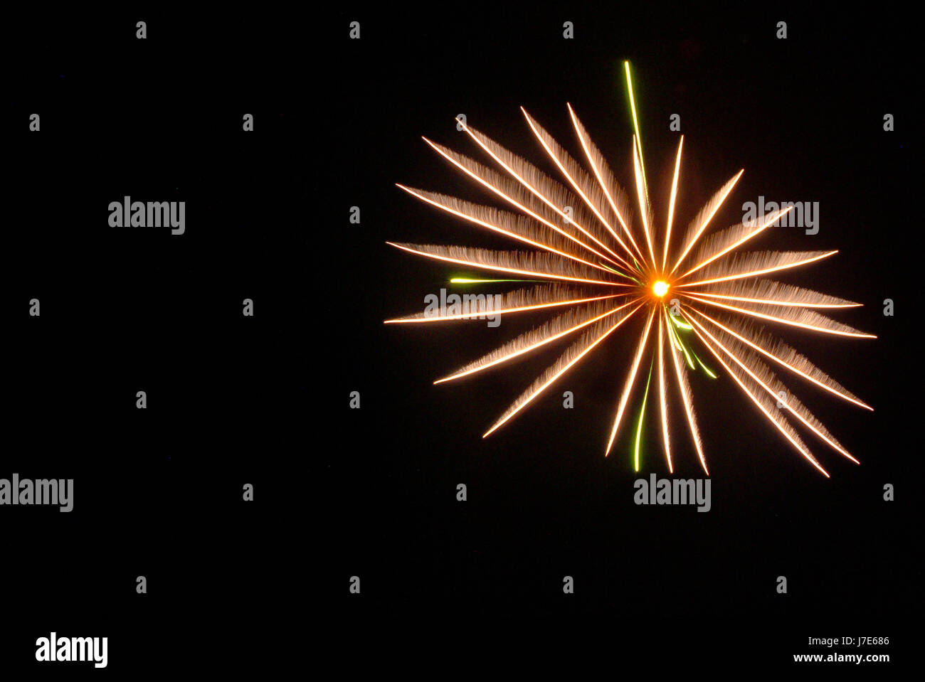 Single firework burst hi-res stock photography and images - Alamy