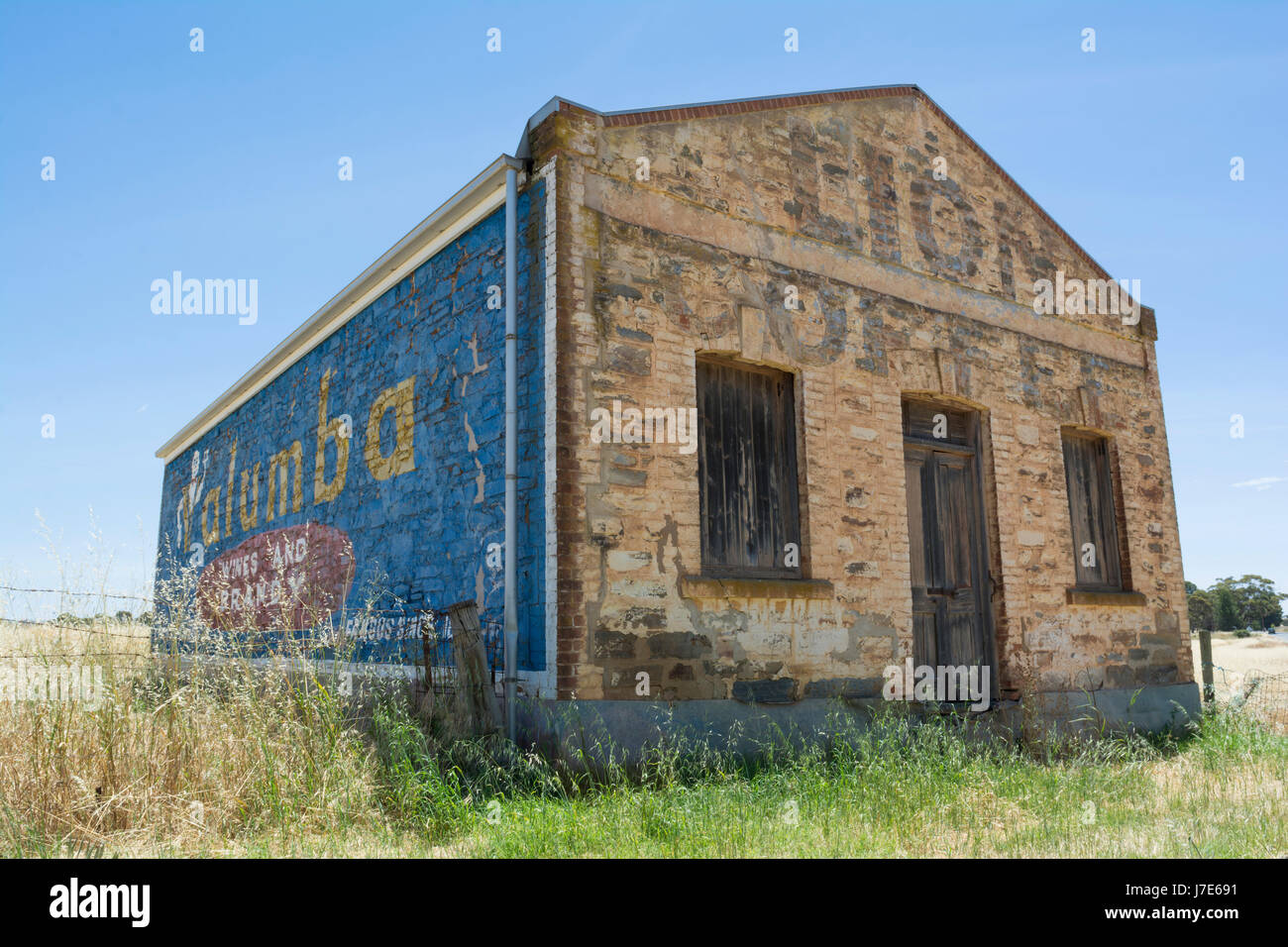 Old country store front in hi-res stock photography and images - Alamy