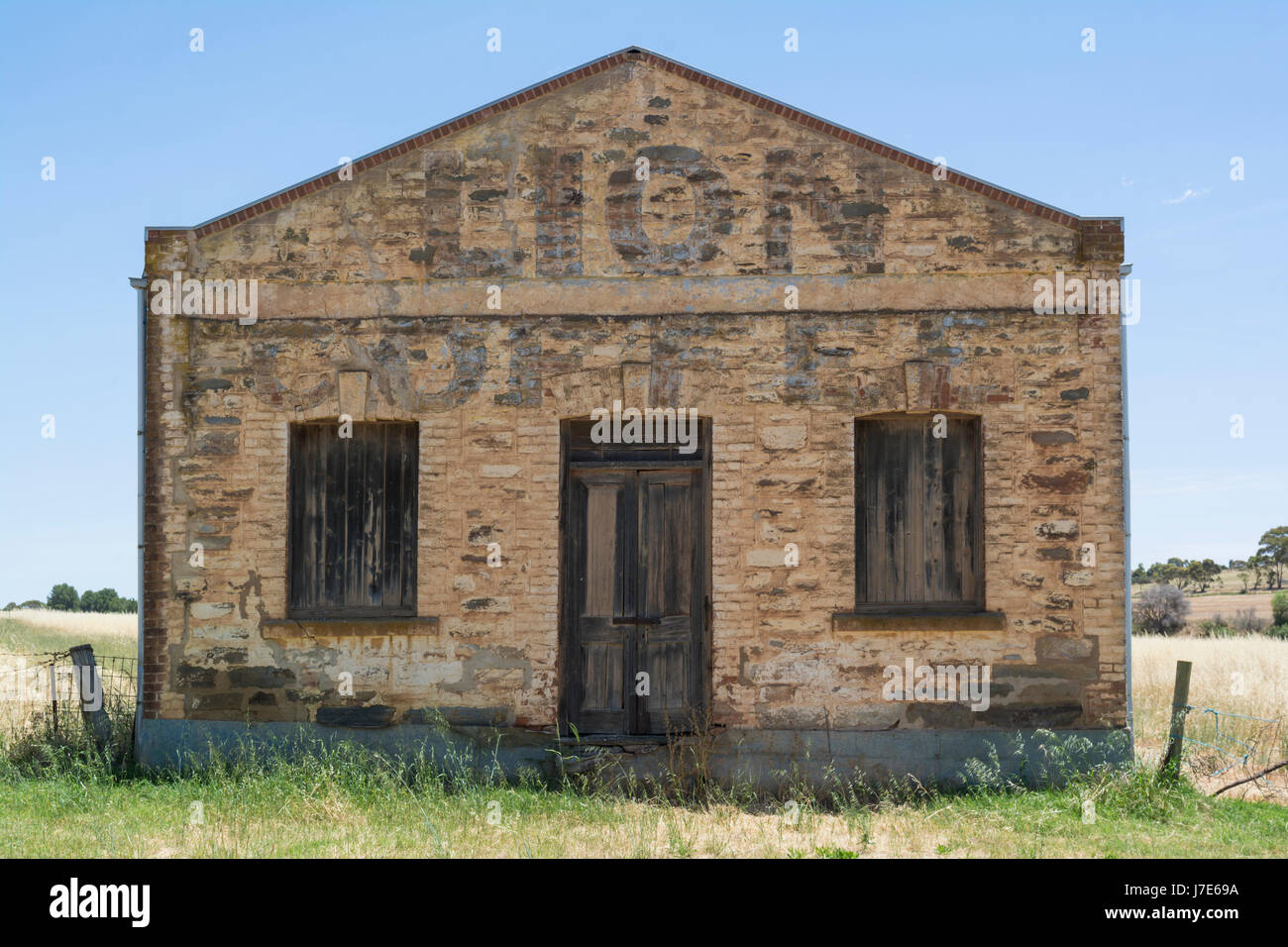 Old country store front in hi-res stock photography and images - Alamy