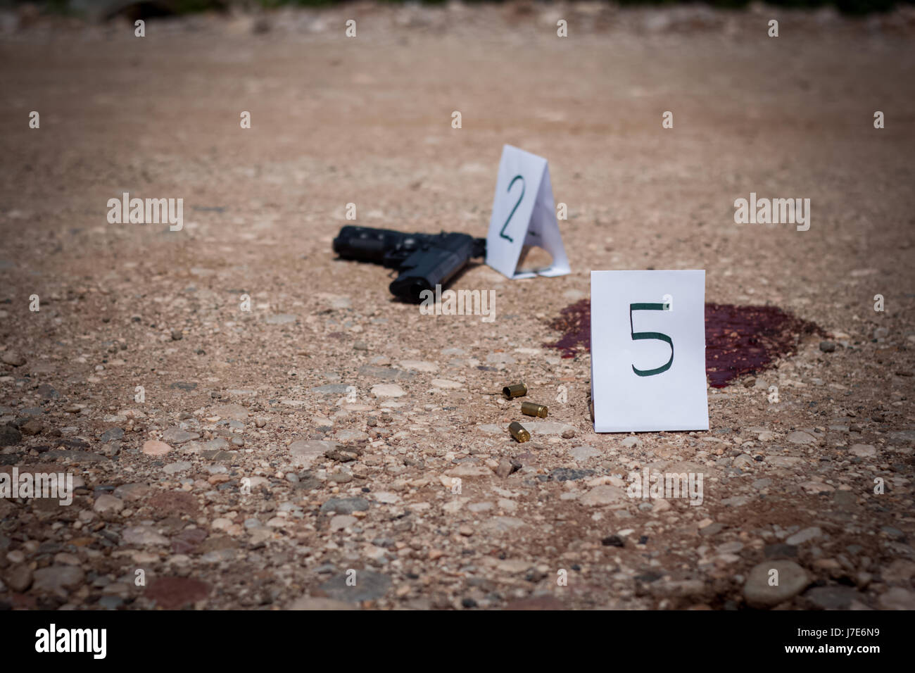 Investigators at crime scene hi-res stock photography and images - Alamy