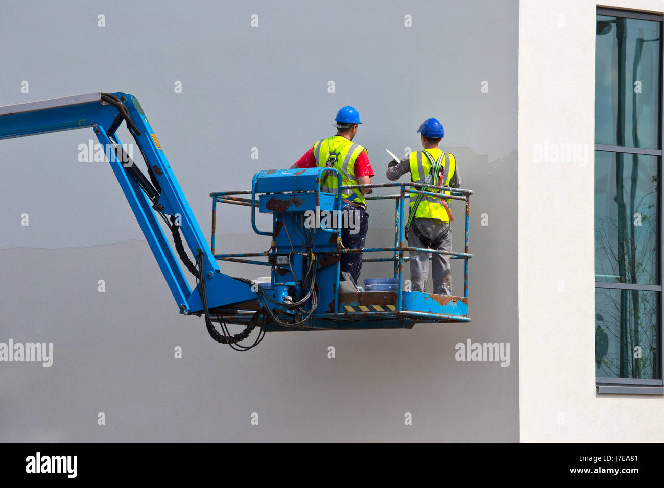 Lift platform hi-res stock photography and images - Alamy