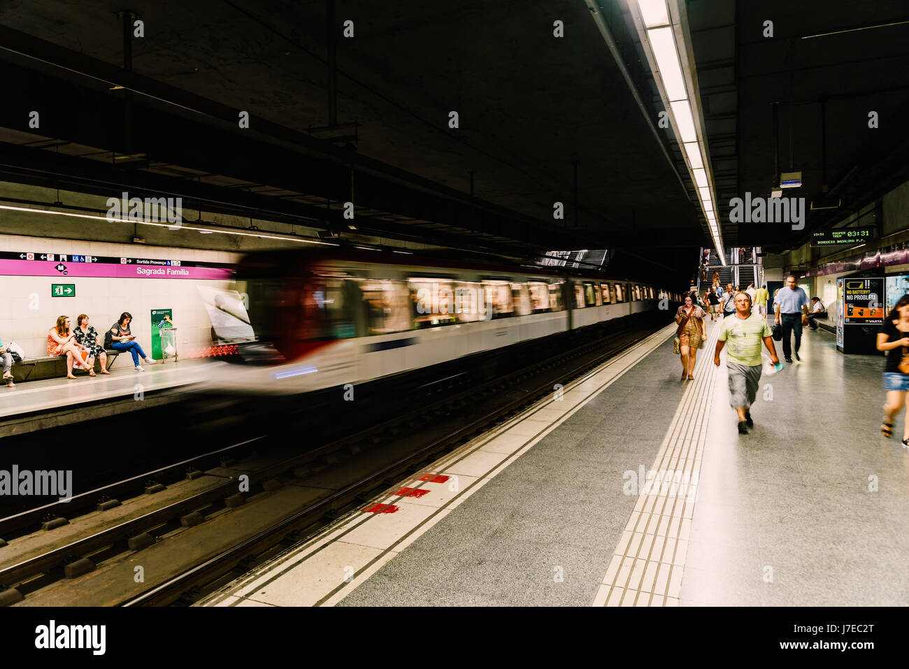 Tunnel to subway hi-res stock photography and images - Alamy