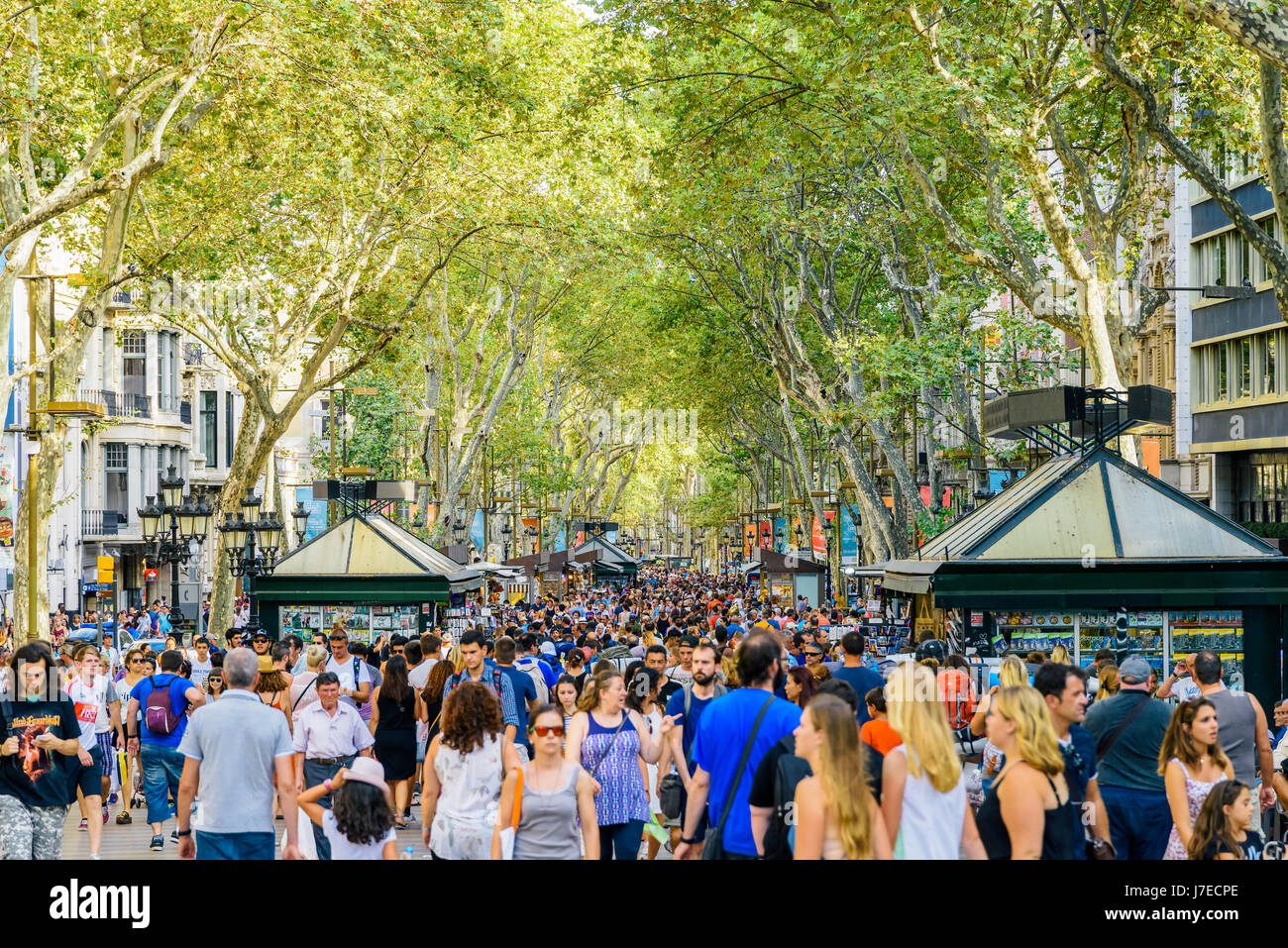 BARCELONA, SPAIN - AUGUST 04, 2016: Crowd Of People In Central ...