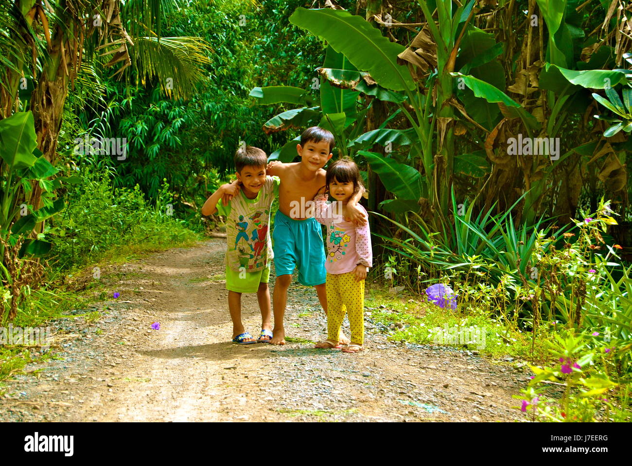 Happy kids hi-res stock photography and images - Alamy