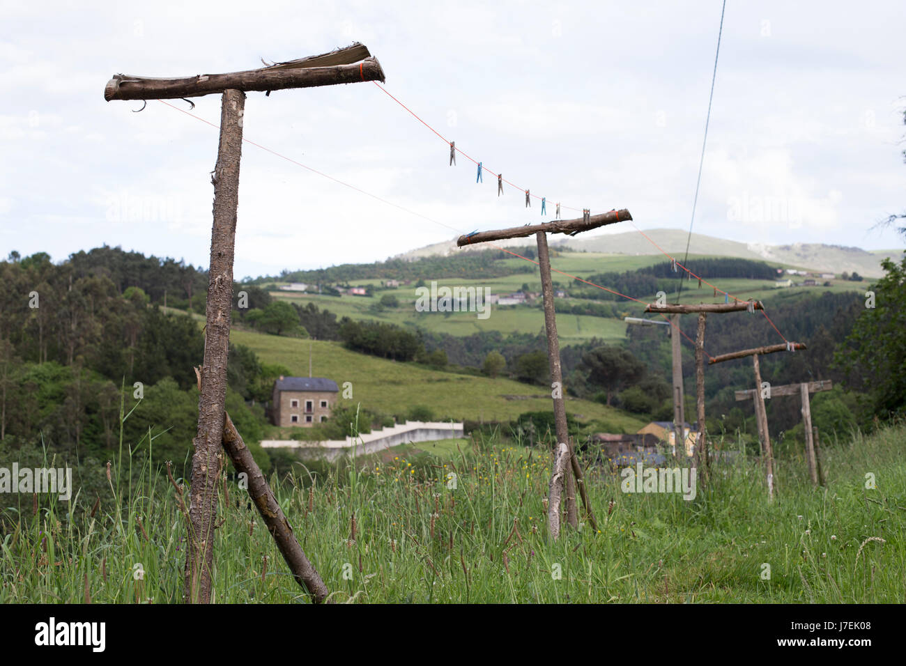 Empty clothes line hi-res stock photography and images - Alamy