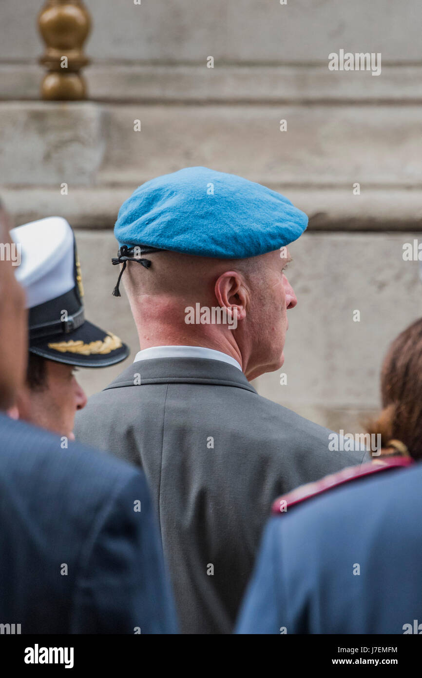 Blue berets un hi-res stock photography and images - Alamy