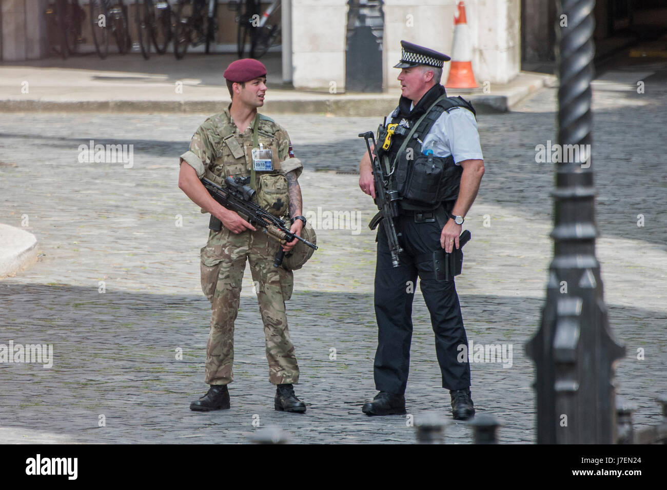 London, UK. 24th May, 2017.Soldiers of the Parachute Regiment join the ...