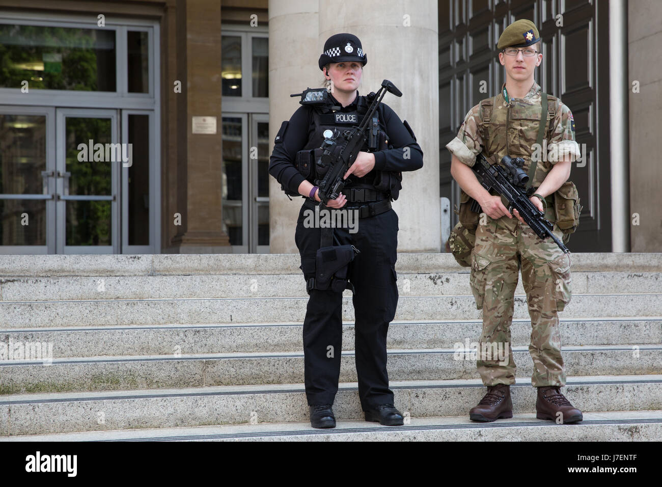 Ministry of defence police london hi-res stock photography and images ...