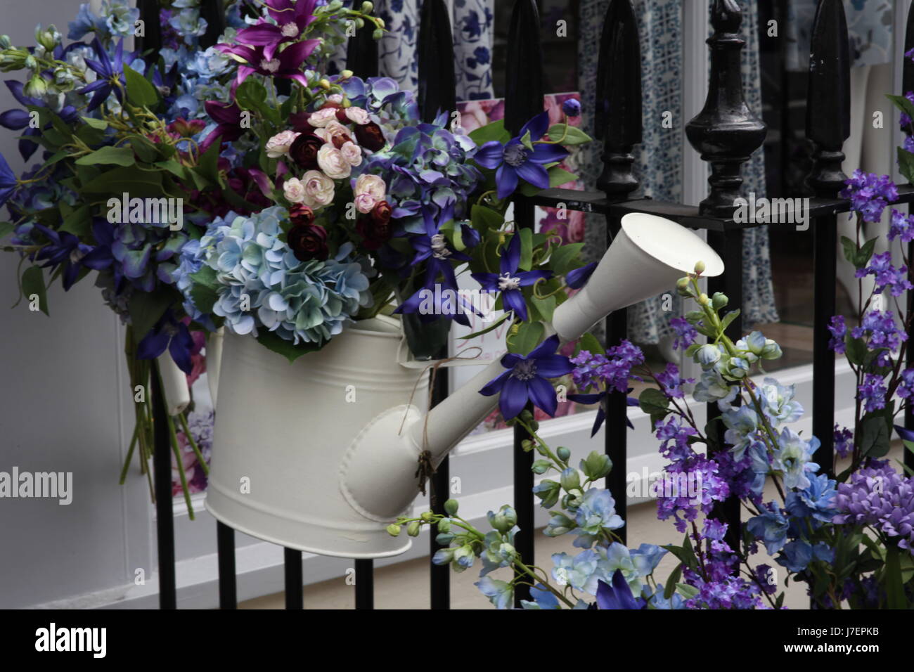 Paddington bear book display hi-res stock photography and images - Alamy