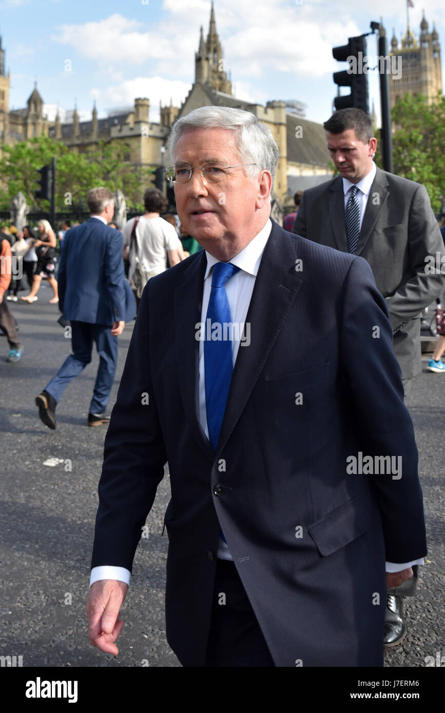 The secretary state defence hi-res stock photography and images - Alamy