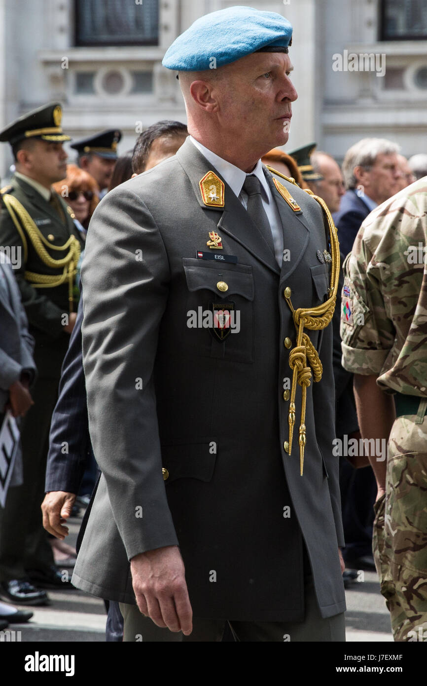 Un peacekeeper berets hi-res stock photography and images - Alamy