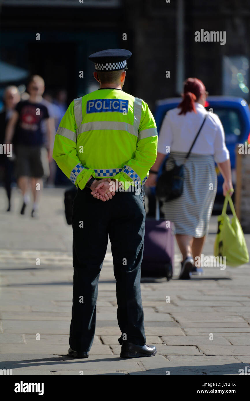 Bristol, UK. 25th May, 2017. Police at templemeads railway station ...
