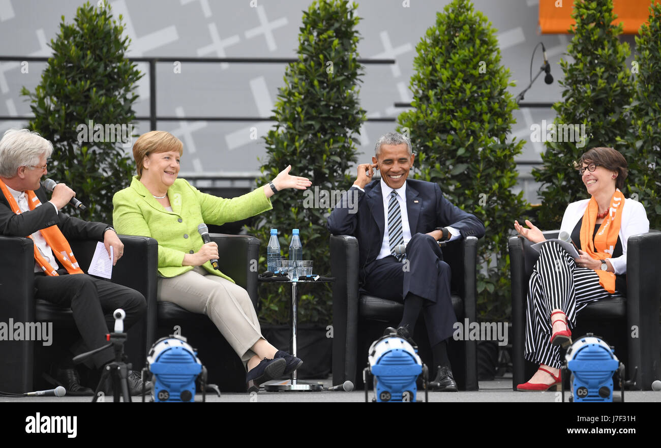 Berlin, Germany. 25th May, 2017. German Chancellor Angela Merkel (2-L ...