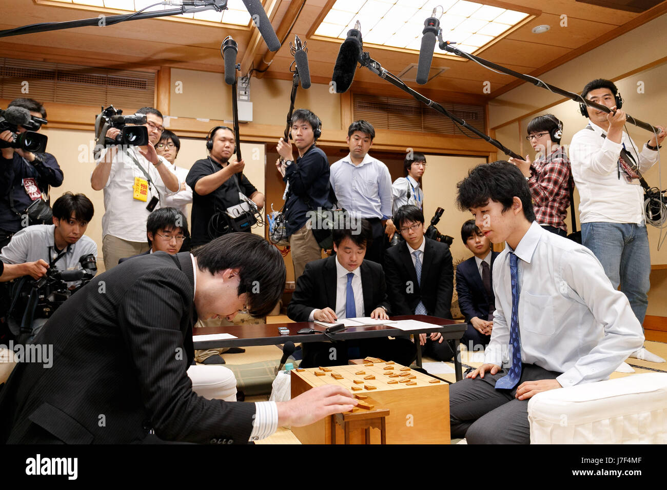 Sota Fujii (R) wins the shogi match against Seiya Kondo (L) at the 30th ...
