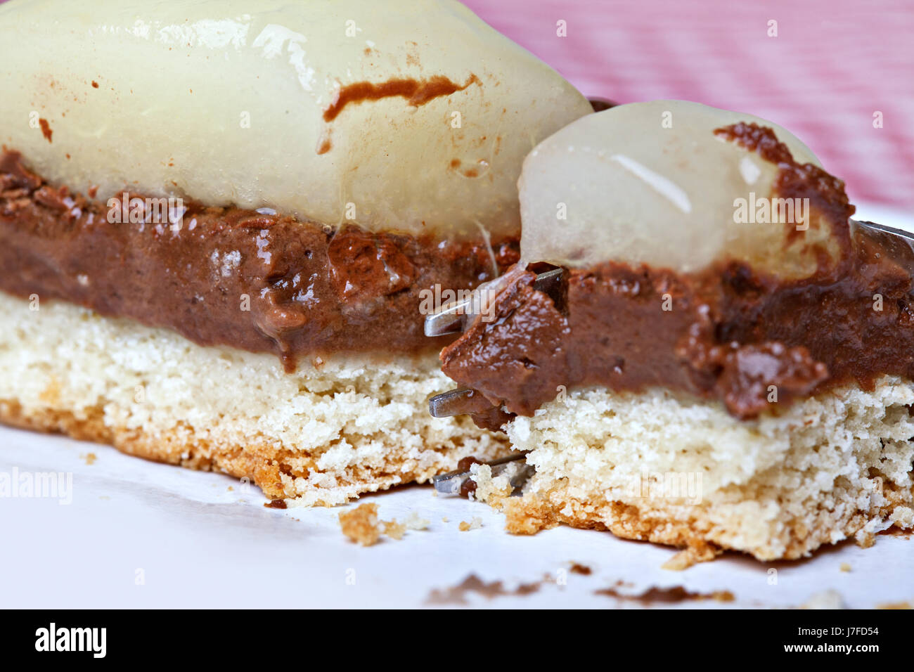 cake on paper plate Stock Photo - Alamy