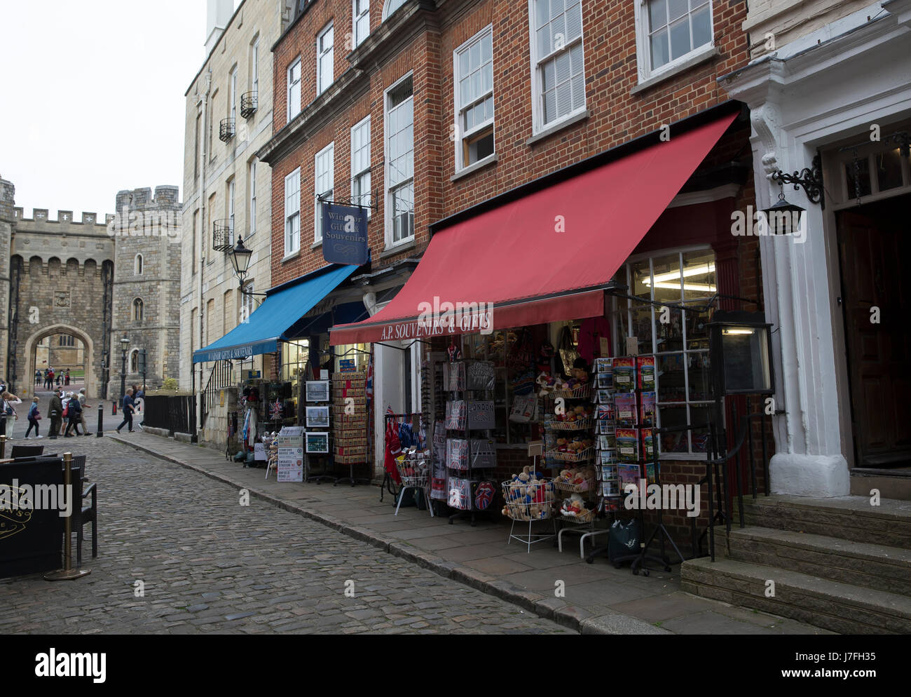 Souvenir and gift shops in Windsor Stock Photo - Alamy