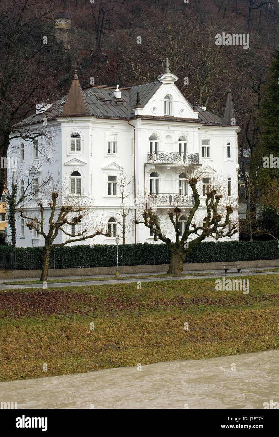 house building big large enormous extreme powerful imposing immense ...