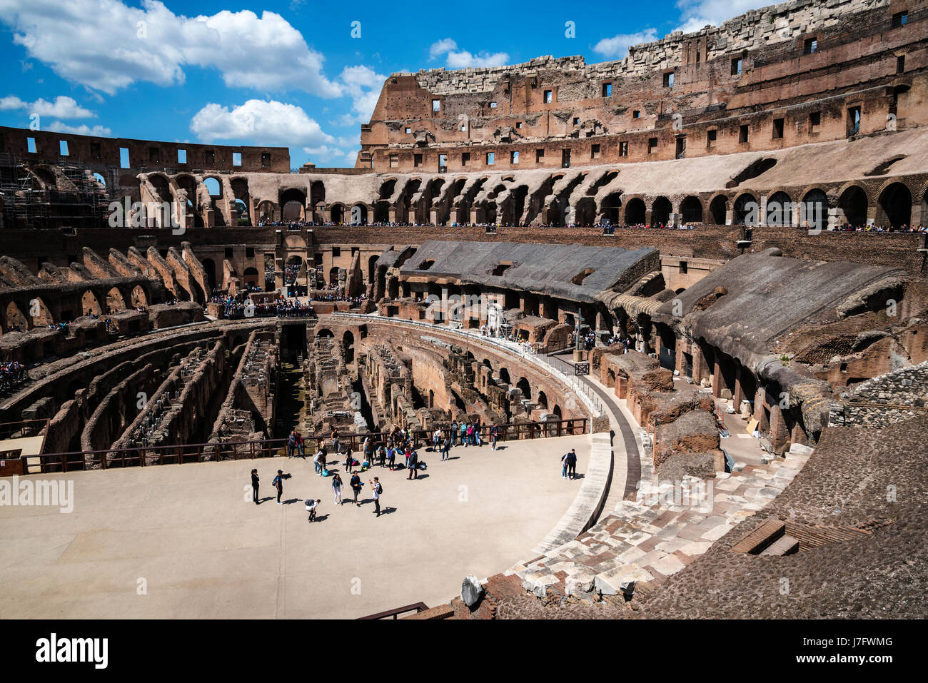 Gladiators rome colosseum crowd hi-res stock photography and images - Alamy