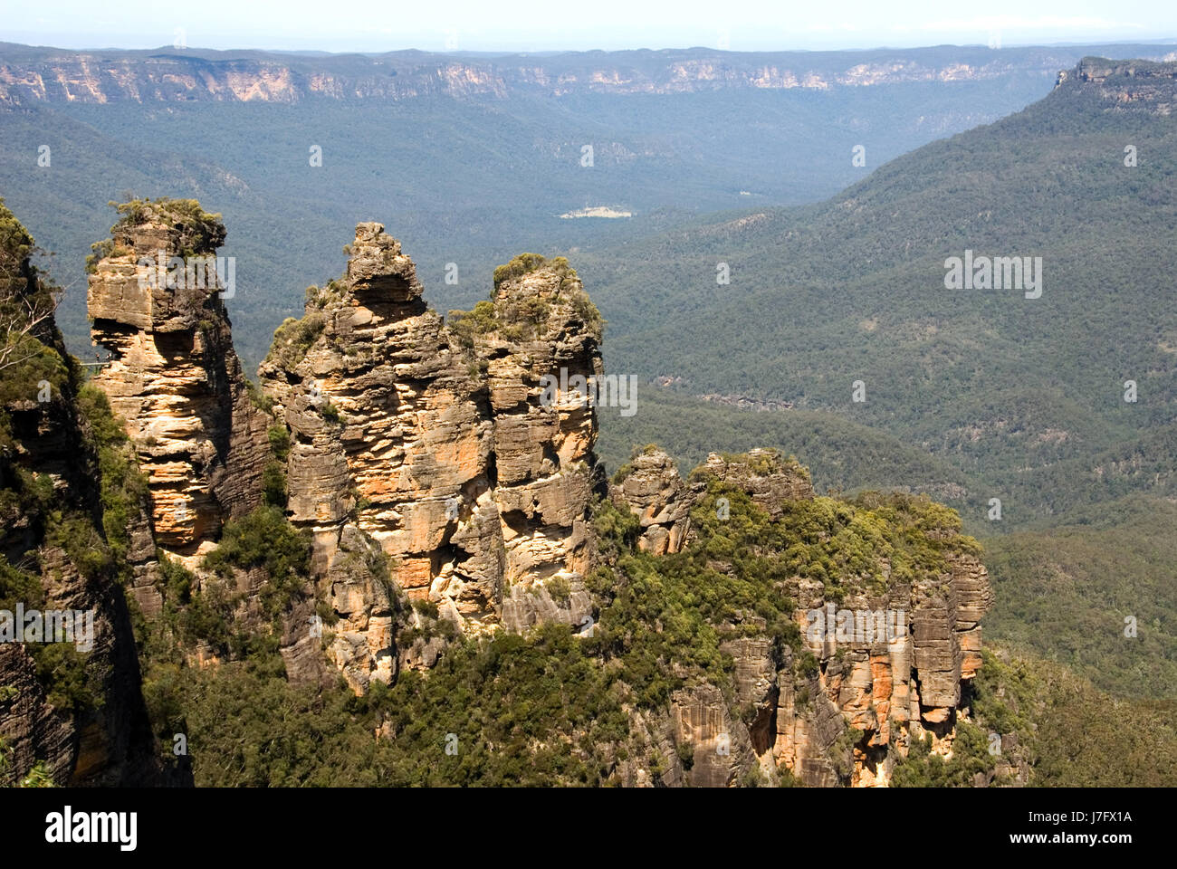 Tourists at the three sisters lookout hi-res stock photography and ...