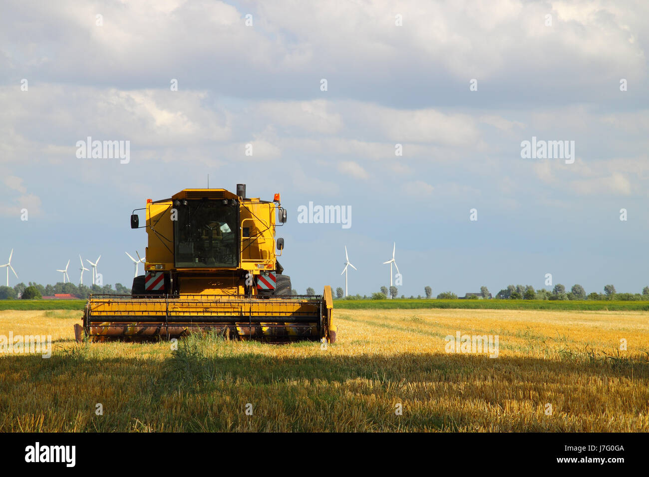 acre combine harvester farm farmer mow robot automatic machine machine ...