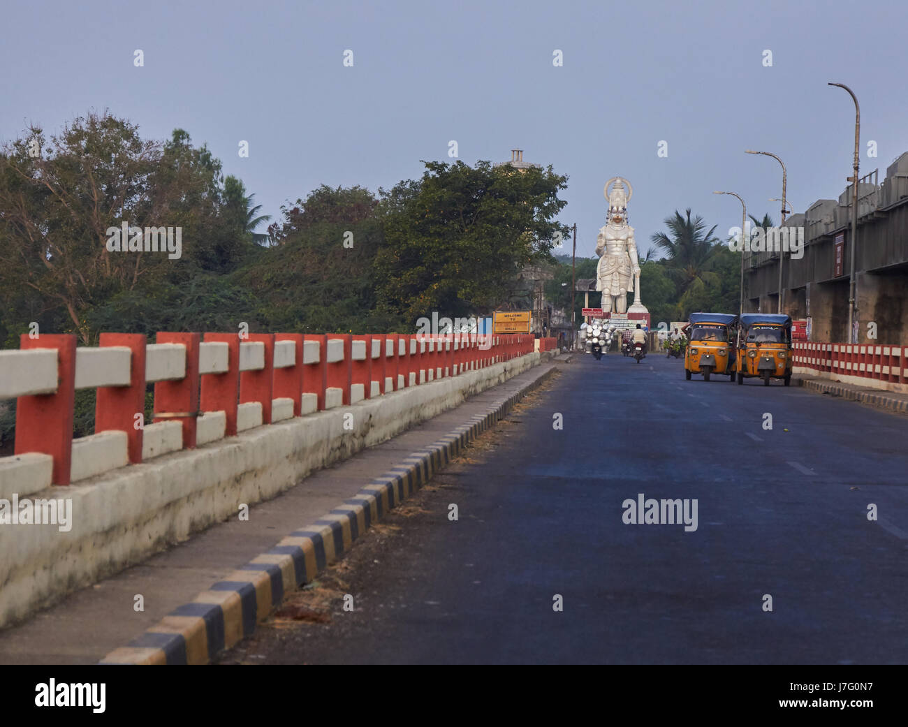 bridge road in india Stock Photo - Alamy