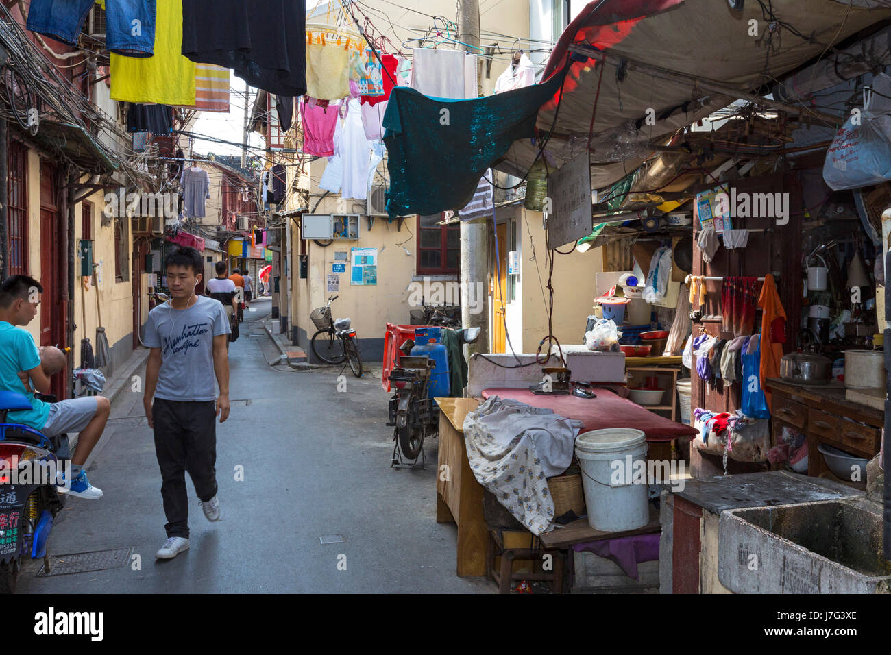 Shanghai Alley High Resolution Stock Photography and Images - Alamy